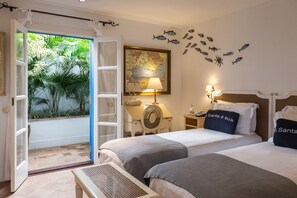 Quarto Clássico | Roupa de alta qualidade, minibar, cofre no quarto