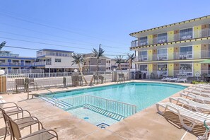 Piscina externa sazonal