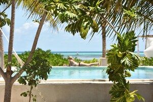 4 piscinas exteriores, espreguiçadeiras 