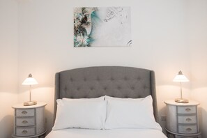 1 quarto, ferros/tábuas de passar roupa, berços grátis