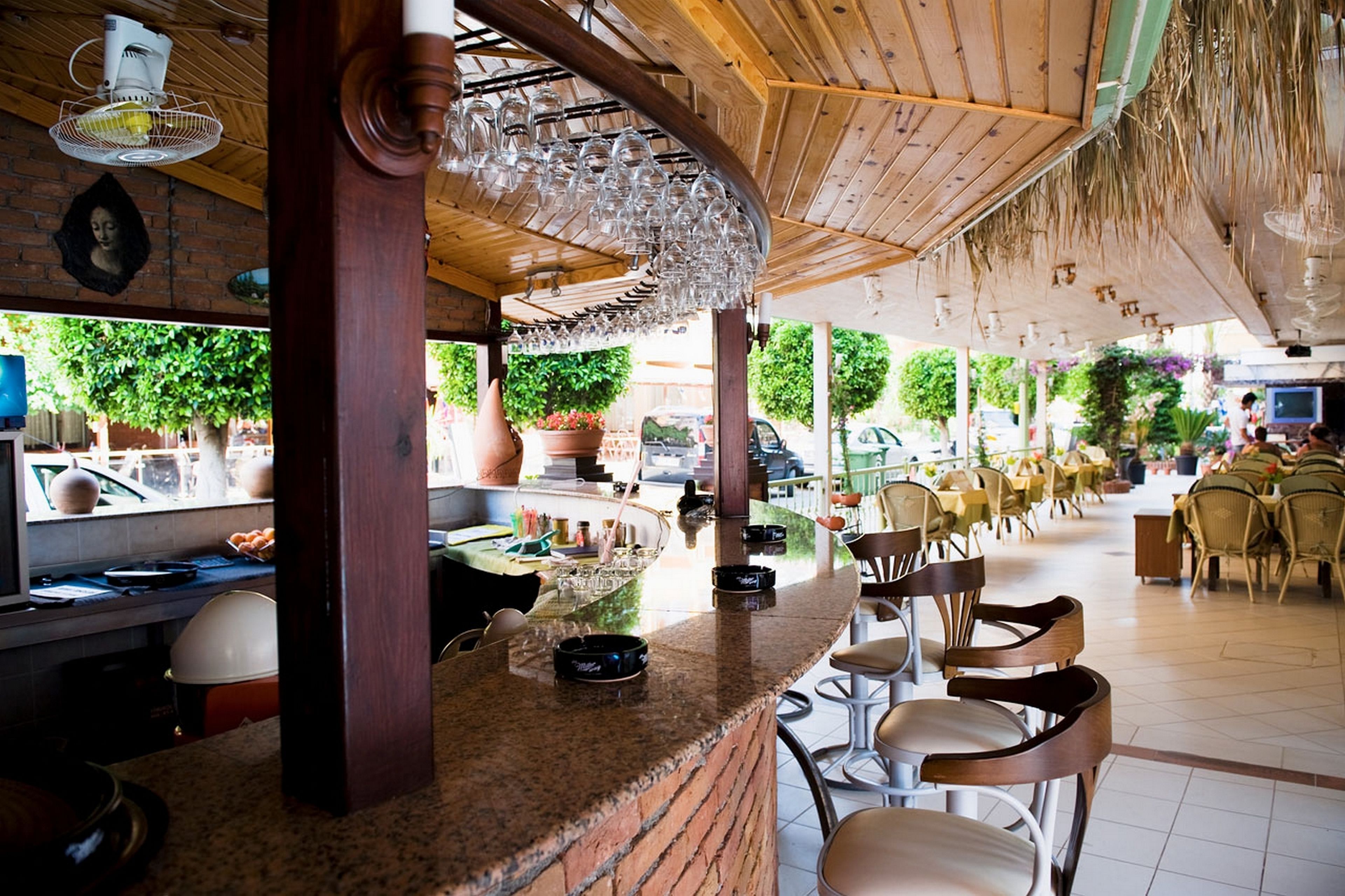 Bar à beira da piscina