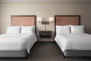 Escrivaninha, Wi-Fi de cortesia, roupa de cama