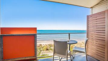 Suite Familiar, várias camas, cozinha, vista para o oceano | Terraço/pátio interior