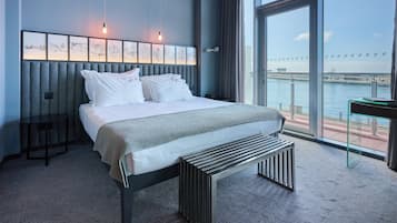 Quarto casal ou duplo superior | Frigobar, cofres nos quartos, quartos à prova de som, Wi-Fi de cortesia