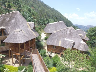Trackers Safari Lodge Bwindi