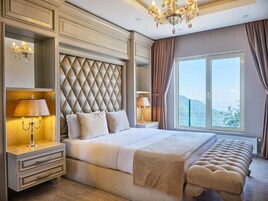 Frigobar, cofres nos quartos, individualmente decorados