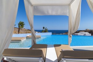 Piscina exterior, toldos gratuitos, guarda-sóis 