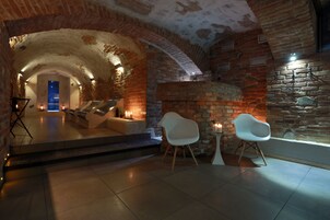 Sauna, banheira de hidromassagem, banho turco, aromaterapia 