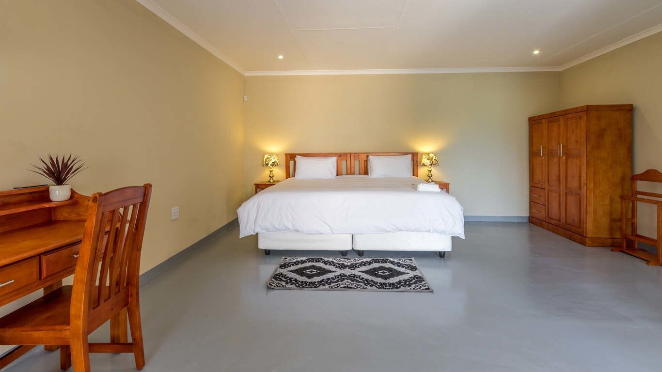 Quarto luxo, 1 cama Queen | 1 quarto, escrivaninha, ferros/tábuas de passar roupa, Wi-Fi de cortesia