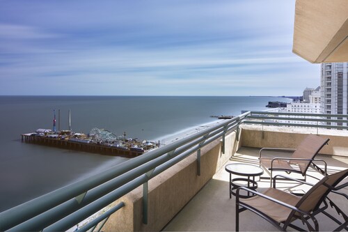 Showboat Atlantic City Pool