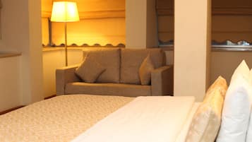 Minibar, cofre no quarto, Wi-fi grátis