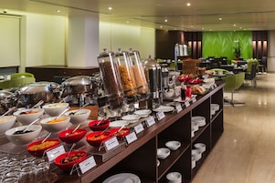 Café da manhã, almoço e jantar