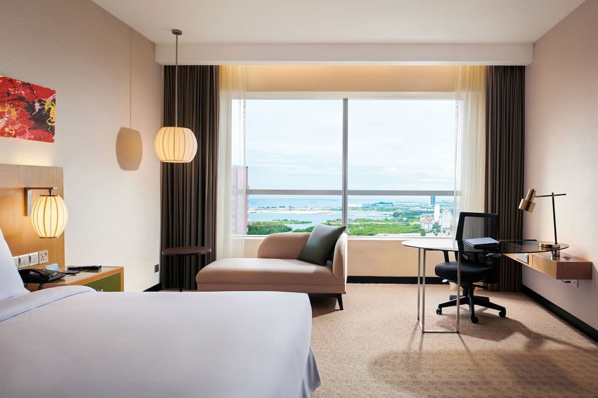 Roupa de alta qualidade, minibar, cofre com capacidade para portátil 
