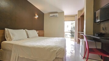 Apartamento Luxo | Minibar, Wi-fi grátis, roupa de cama fornecida