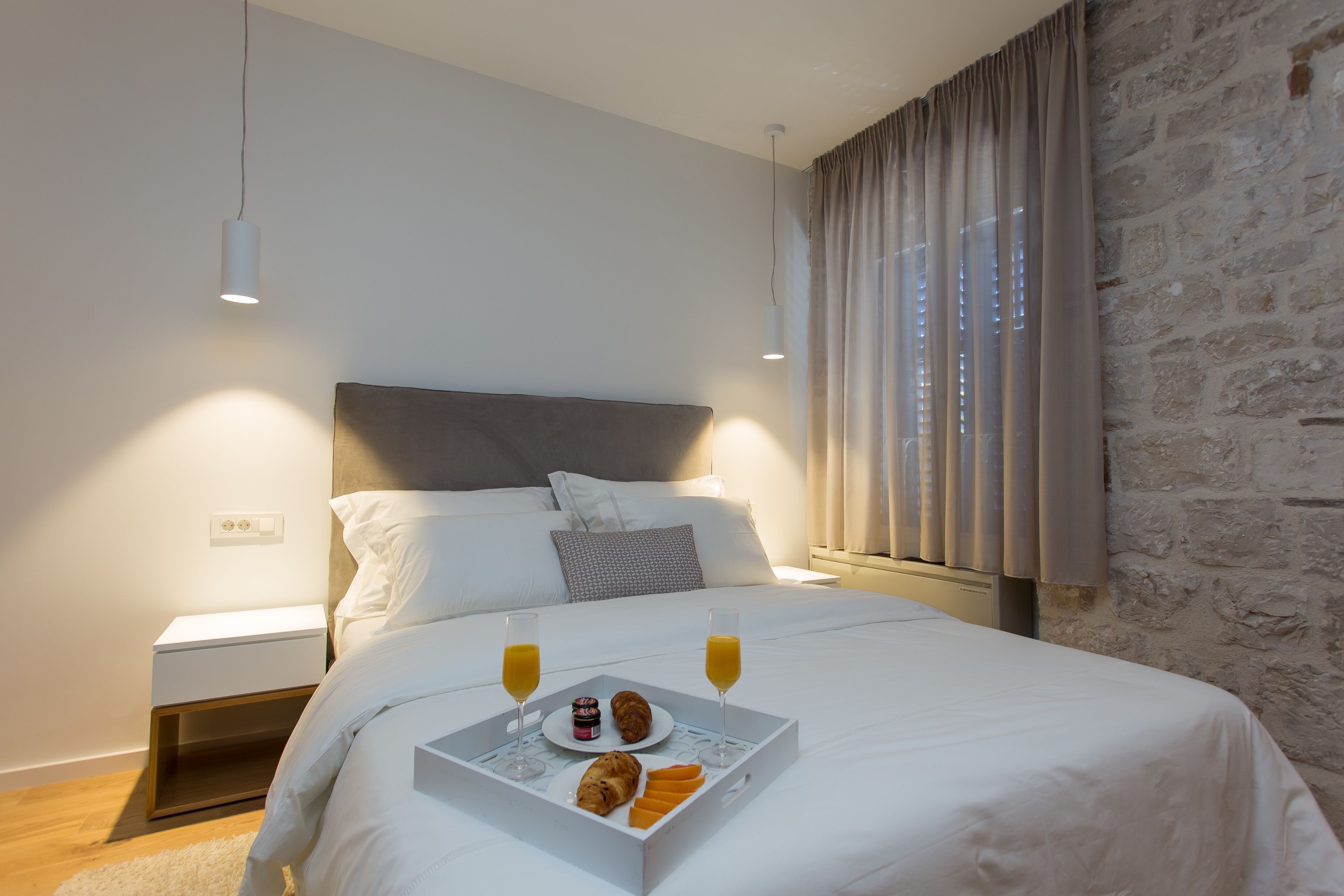 1 quarto, roupas de cama premium, frigobar, cofres nos quartos