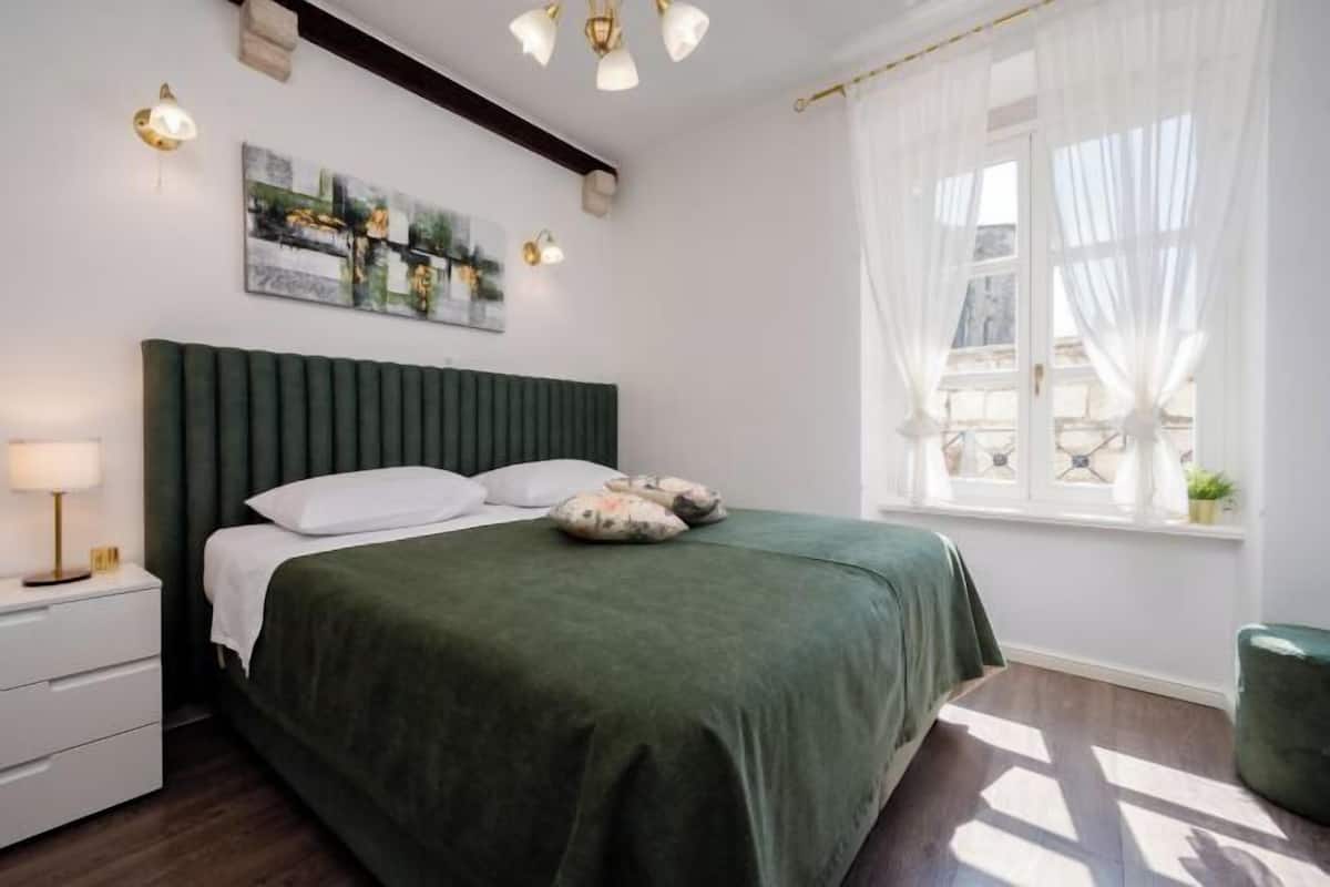 Roupas de cama premium, cofres nos quartos