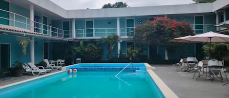 2 piscinas externas