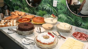 Pequeno-almoço tipo buffet diário incluído