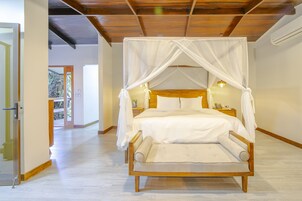 Quarto | Roupa de alta qualidade, edredões de penas, com decoração personalizada 