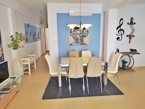 Apartamento superior, suíte, vista para o mar | Restaurante