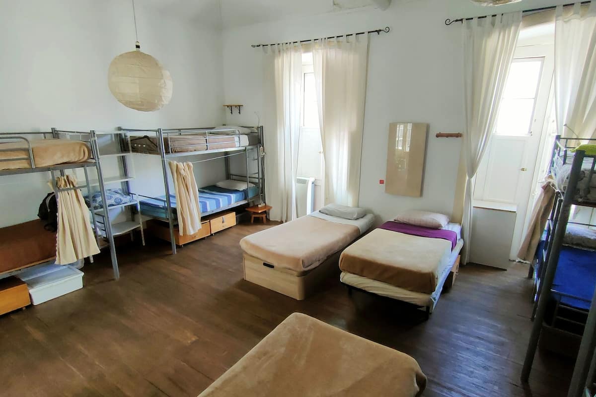 Dormitório Partilhado (1 bed) | Camas desdobráveis, Wi-fi grátis, roupa de cama fornecida