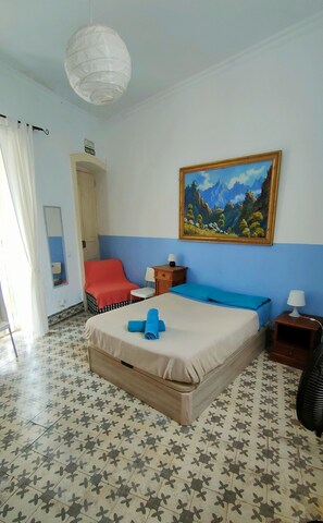 Quarto Quádruplo Familiar, 1 quarto, casa de banho partilhada | Camas desdobráveis, Wi-fi grátis, roupa de cama fornecida