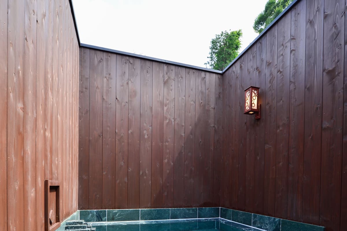 Produtos de toalete grátis, chinelos