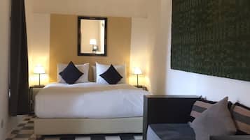 Quarto Clássico com Cama de Casal, 1 quarto, vista para o pátio | Cortinas/cortinados opacos, Wi-fi grátis, roupa de cama fornecida