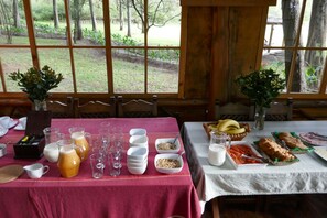 Pequeno-almoço completo diário incluído 