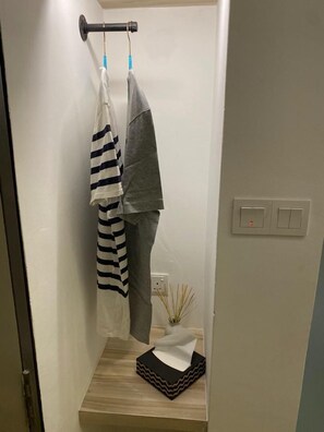 Quarto Twin Superior, 2 camas individuais | Cofre no quarto, secretária, ferro/tábua de engomar, Wi-fi grátis