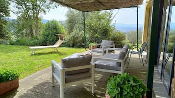 Apartamento Panorâmico, 2 quartos, acesso à piscina, vista para o jardim (Scuola) | Minibar, secretária, ferro/tábua de engomar, Wi-fi grátis