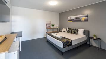 Quarto | 1 quarto, secretária, ferro/tábua de engomar, roupa de cama fornecida