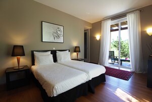 Quarto duplo conforto | Individualmente decorados, individualmente mobiliados, cortinas blackout