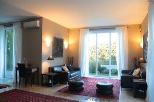 Área de estar no saguão