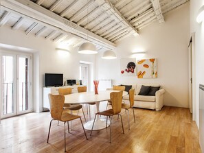 Penthouse, terraço, Vista para a cidade | Refeições no quarto