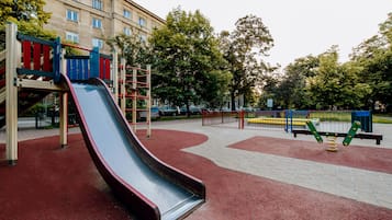 Área de recreio para crianças (ao ar livre)