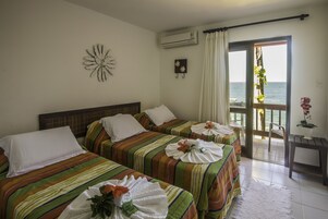 Frigobar, cofres nos quartos, cortinas blackout