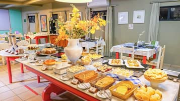 Pequeno-almoço tipo buffet diário incluído