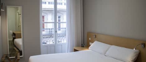 Quarto Duplo ou Twin Superior | Secretária, quartos insonorizados, Wi-fi grátis