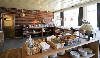 Pequeno-almoço tipo buffet diário incluído 