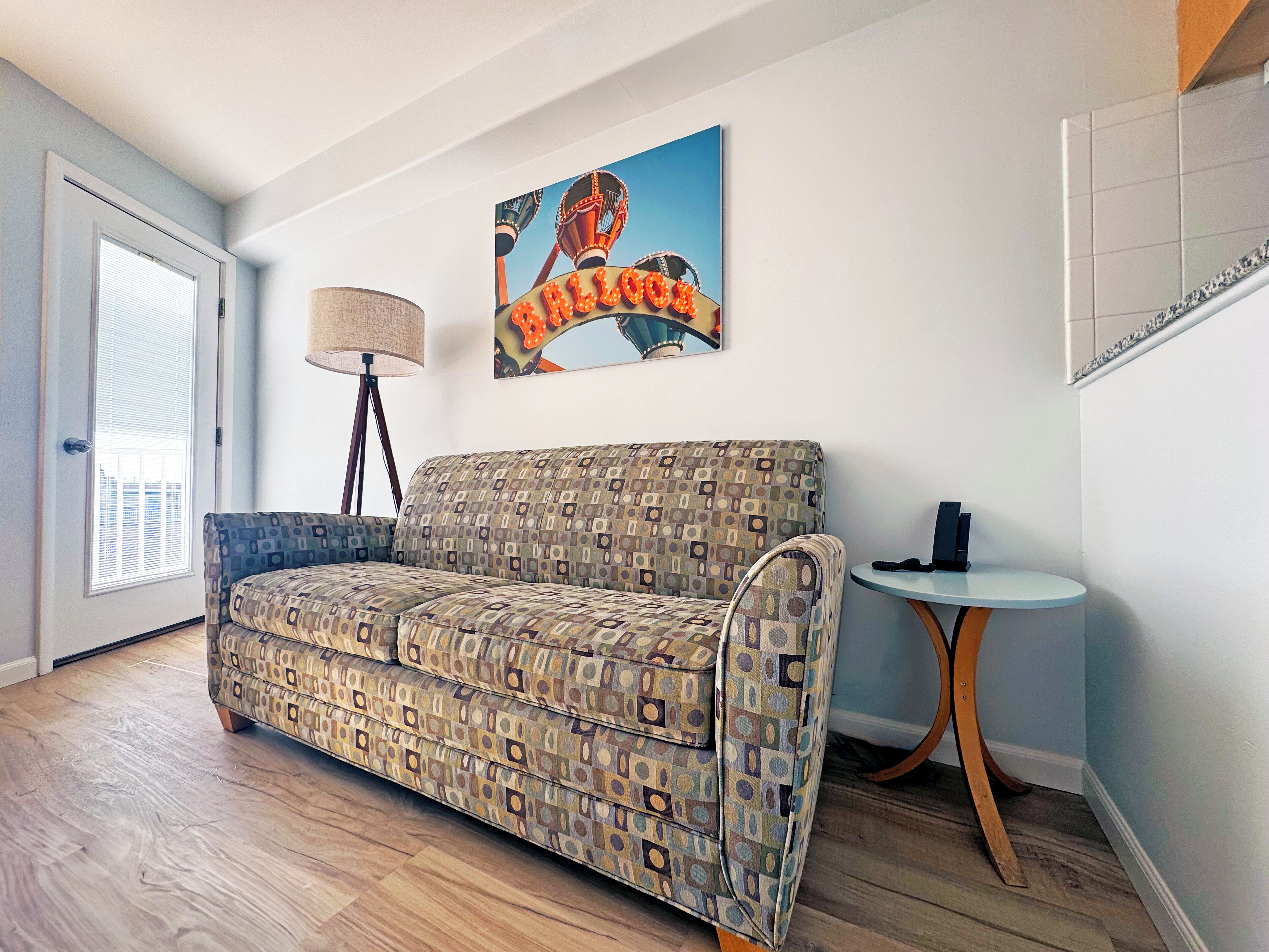 Casa de Férias, 2 quartos, varanda, vista para o oceano | Sala de estar | Televisor 