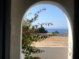 Apartamento família, 2 quartos, vista para o oceano | Sacada