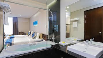 Minibar, cofre no quarto, secretária, camas desdobráveis