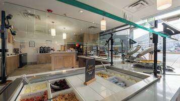 Pequeno-almoço tipo buffet diário incluído