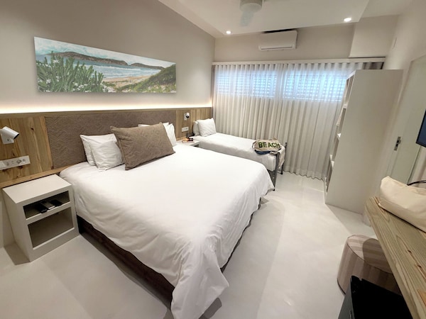 Plett Beachfront Accommodation - Plettenberg Bay