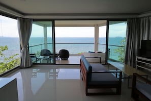 Suite-Estúdio Royal | Minibar, cofre no quarto, secretária, cortinas/cortinados opacos