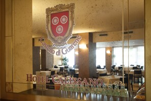Café da manhã continental todos os dias mediante uma taxa