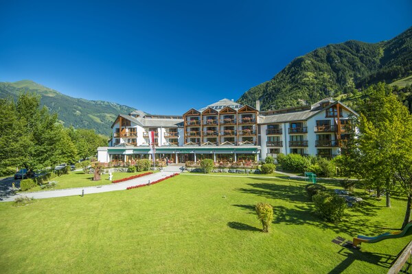 Hotel Das Gastein - Including Alpentherme Entrance All Year And Including "Gasteiner Bergbahnen" During Summer Season - Bad Hofgastein