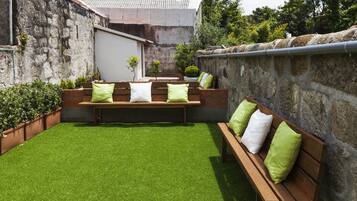 Apartamento Deluxe, 2 Quartos, Terraço, Vista Jardim | Terraço/pátio interior