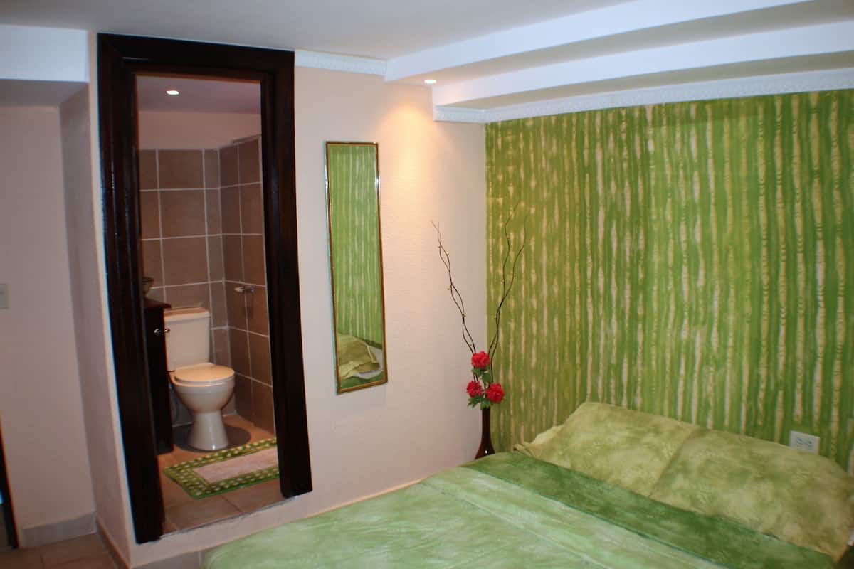 River view Double with  Balcony 7  | Cofre no quarto, Wi-fi grátis, roupa de cama fornecida 
